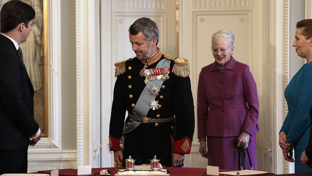 Zien! De eerste beelden van de kroning van prins Frederik - Royalty Online