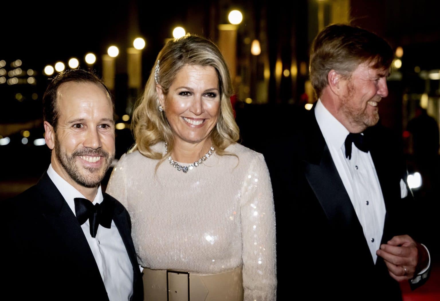 Dít zijn de broers en (half)zussen van Máxima